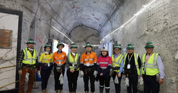 УУХҮ ийн дэд сайд Б Уянгаар ахлуулсан томилолтын баг Оюу Толгой н үйл ажиллагаатай танилцлаа
